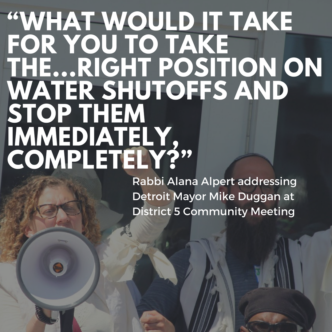 Rabbi Alana addresses Mayor Duggan at the District 5 Community Meeting