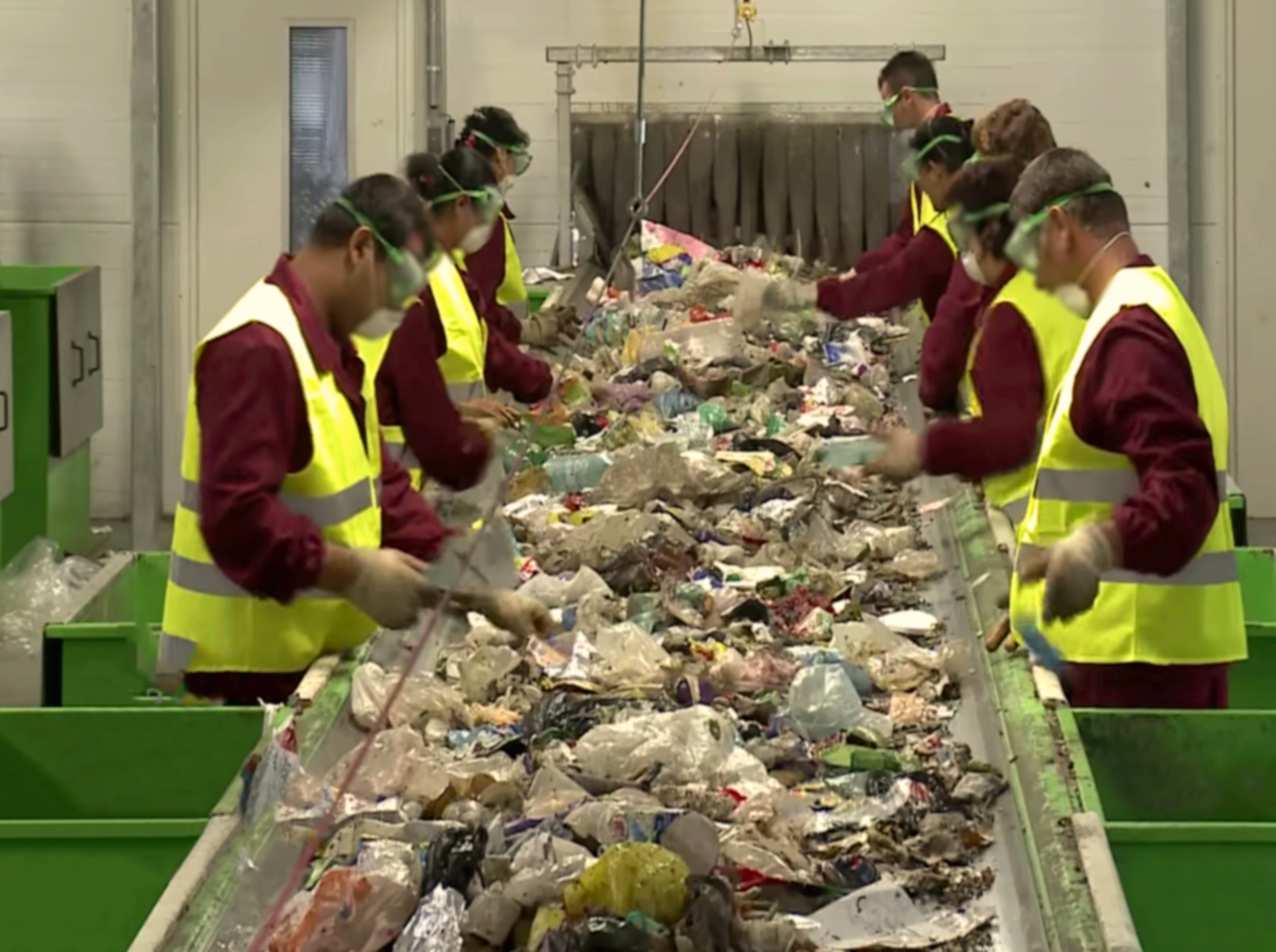 Recycling plant workers unionise for their rights - Migrant Workers Centre